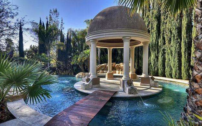 20 Pool Gazebos That Are Out of This World