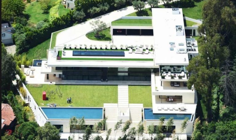 20 Photos of Beyonce and Jay Z's Bel Air Mansion