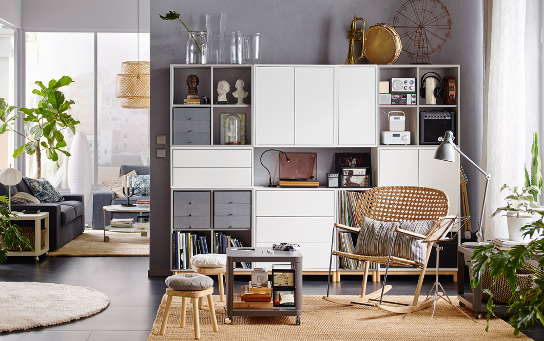 20 Living Room Designs With Great Storage Space