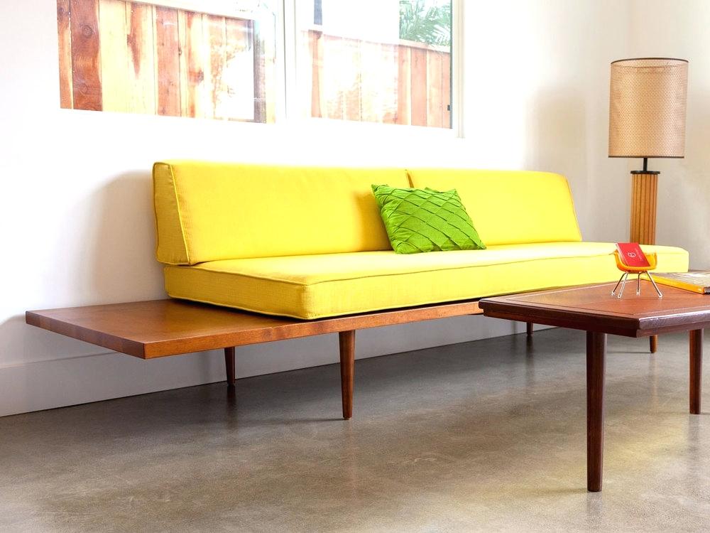 What is a Daybed Couch and How Can it Best be Used?