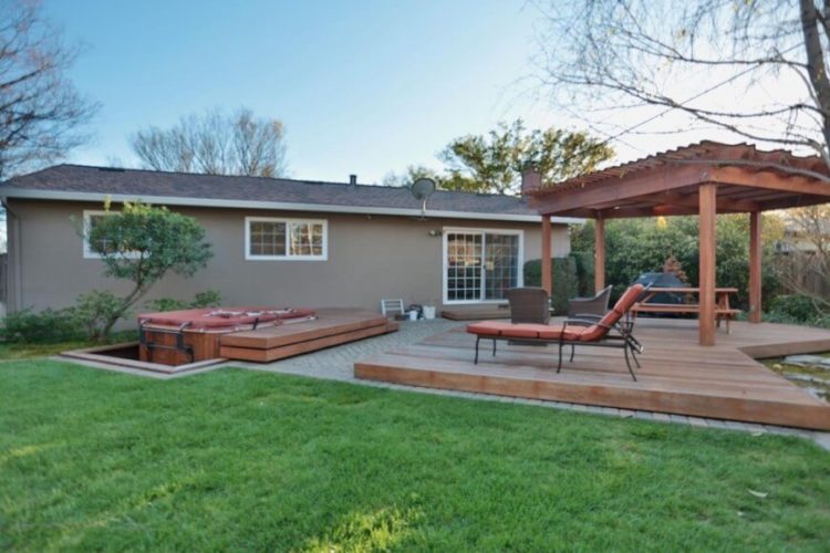 20 Gorgeous Floating Deck Designs