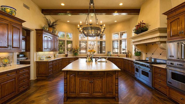 Britney Spears' 21-Acre Thousand Oaks Estate