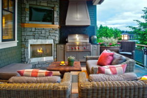 20 Backyard BBQ Setups We Should All Aspire to Have