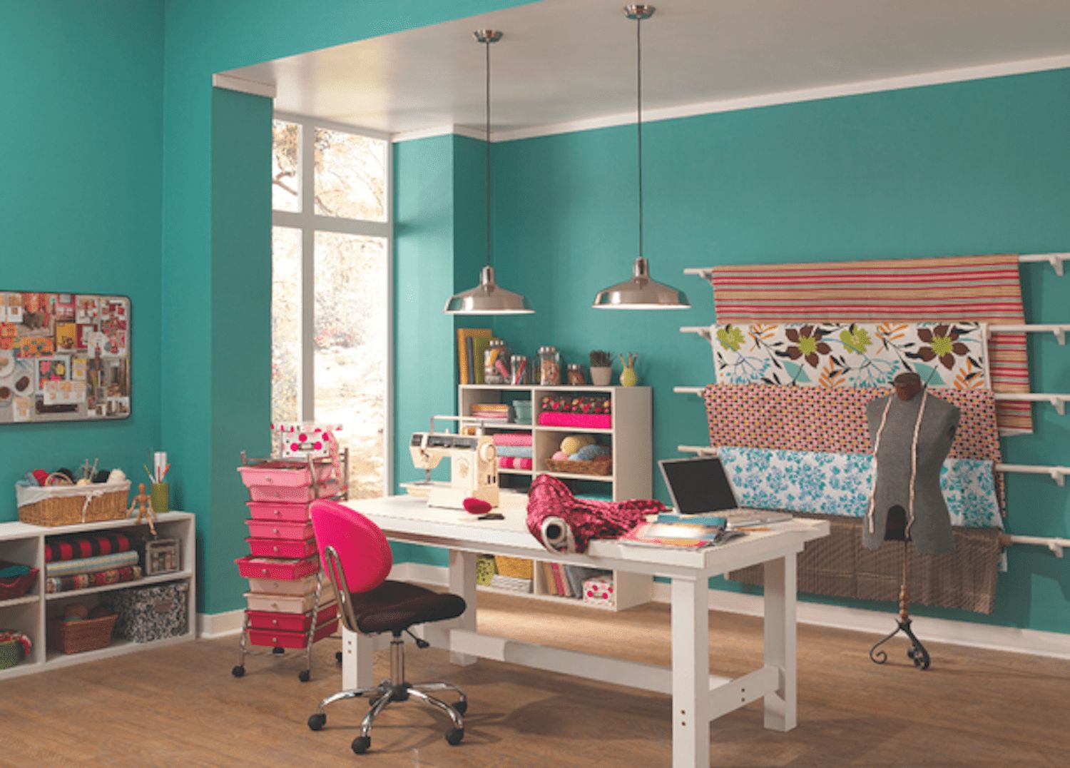 10 Unconventional Home Office Colors That Work