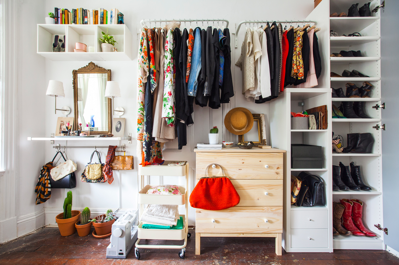 20 Small Closet Design Ideas with Ample Space