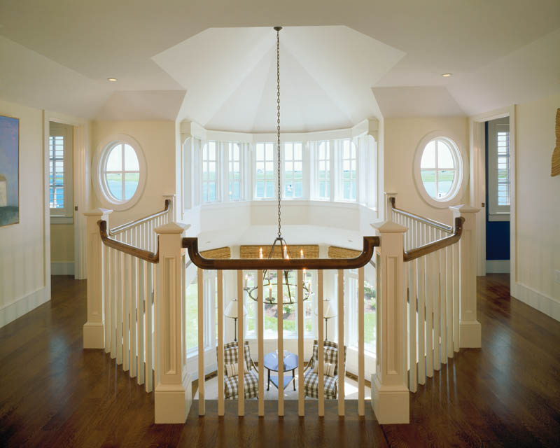 20 Beautiful Rooms Utilizing Porthole Windows