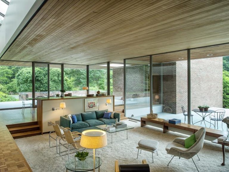 20 Gorgeous Examples of Sunken Living Rooms
