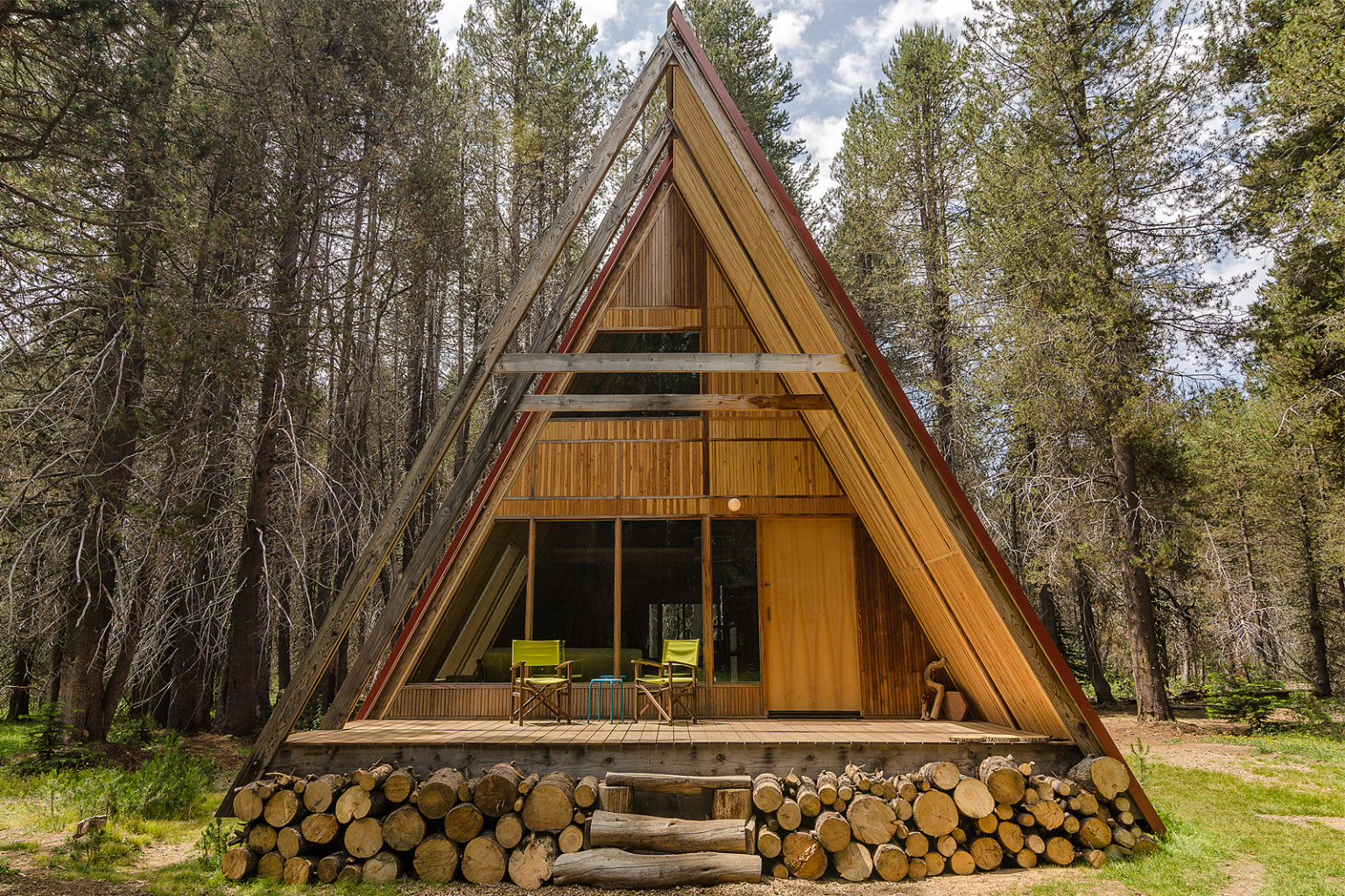 20 Gorgeous A-Frame Cabin Designs