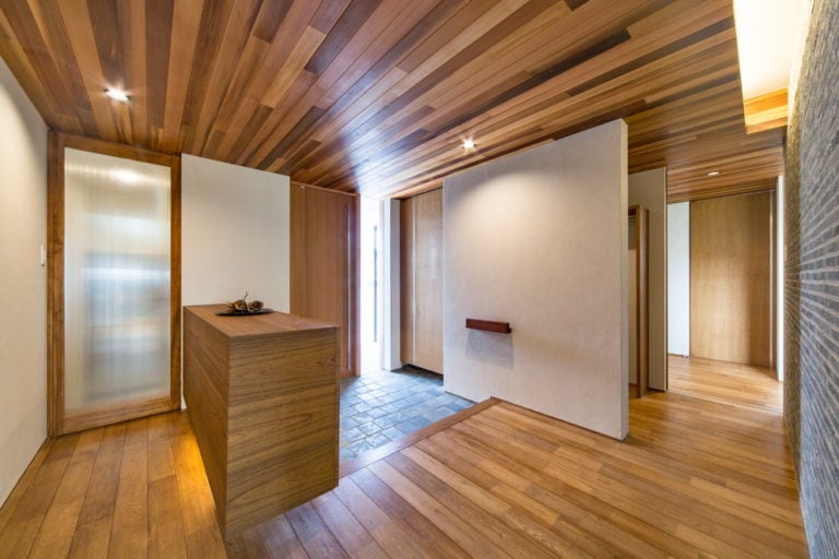 20 Amazing Asian Style Foyer Ideas