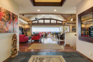 20 Awesome Tropical Style Foyer Ideas