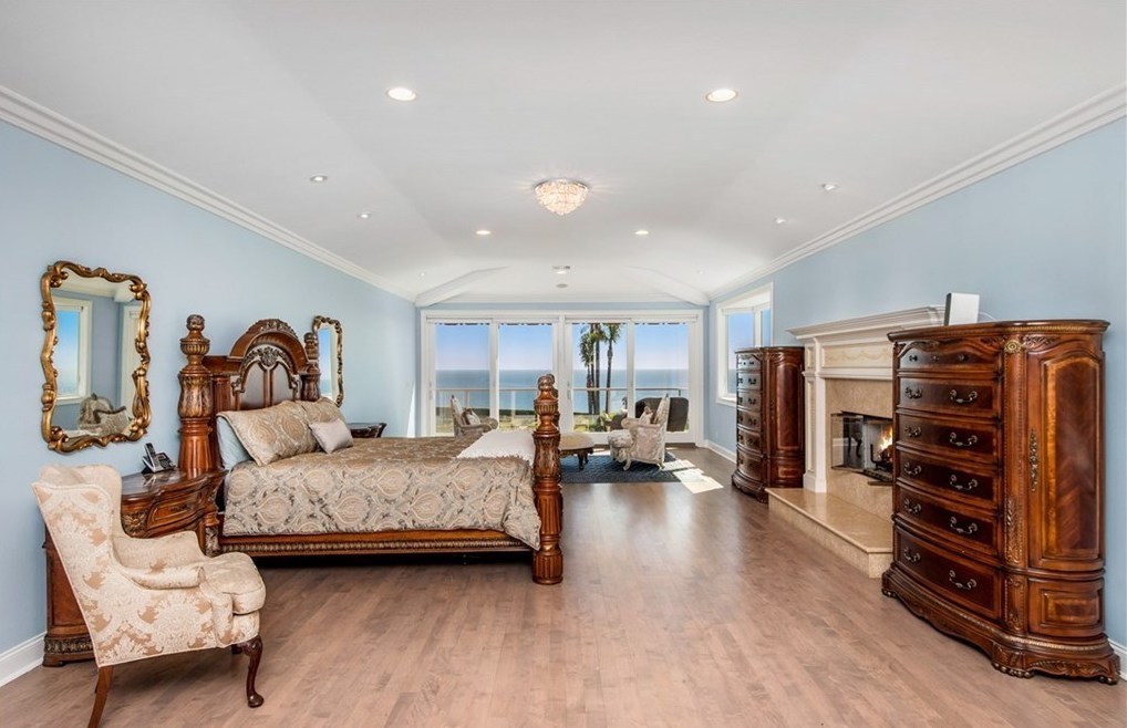 Zoom's Subrah Iyar Spends $14.5 Million in Palos Verdes
